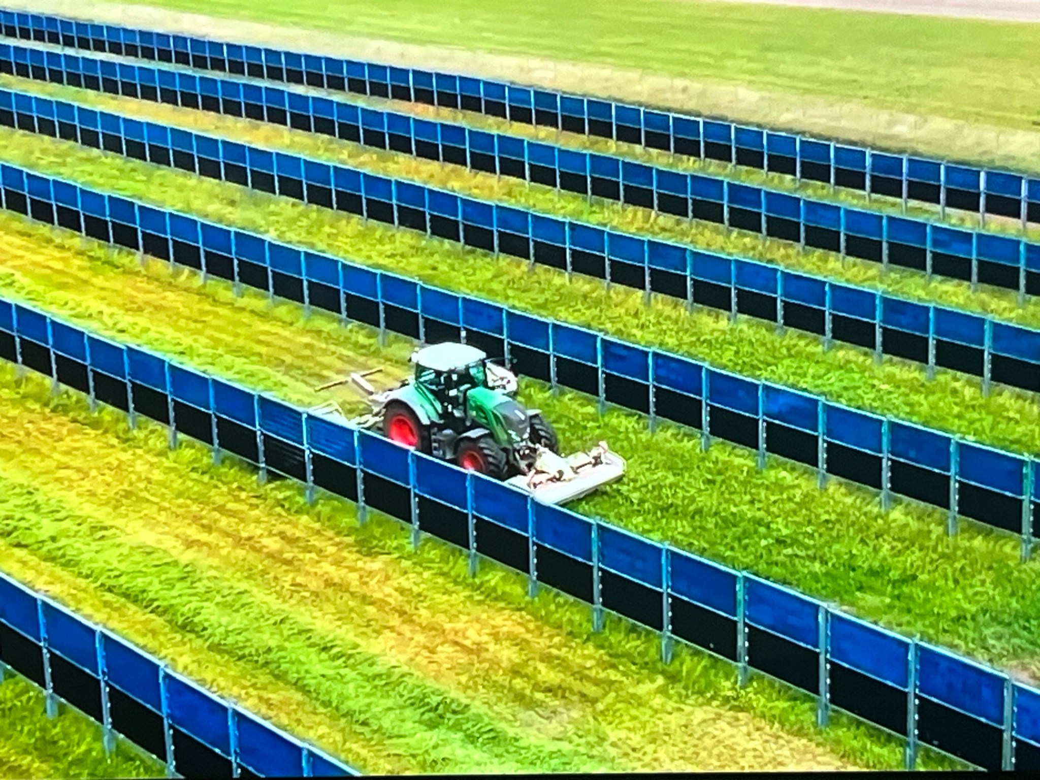 Hail Damage Mitigation: BiFacial Vertical Mounted Solar Panels vs. Hail ...